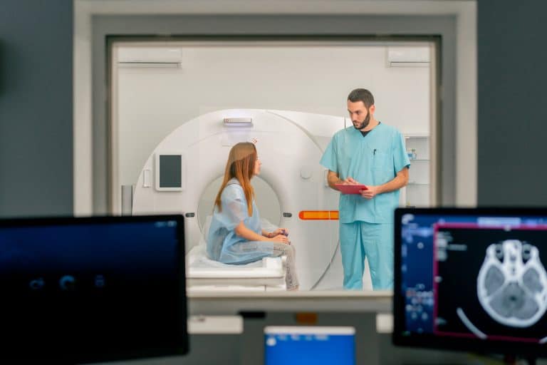What Is the Difference Between an X-Ray and an MRI? - Choosing the ...